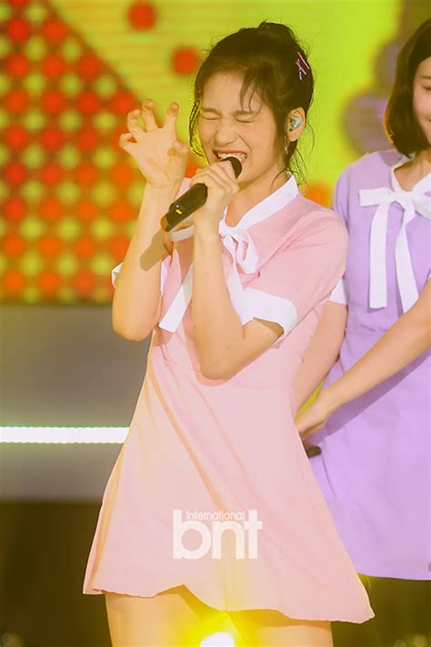 [bnt포토] 버스터즈 지수 깜찍하게 앙~ Bnt뉴스