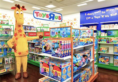 Macys To Add More Toys R Us Shop In Shops Visual Merchandising And