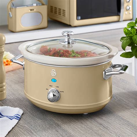 Swan 3 5L Retro Slow Cooker Cream Coopers Of Stortford