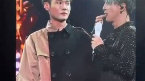 薛之谦在演唱会上舔了一口伴舞的汗说：你的汗好酸哦薛之谦演唱会新浪新闻