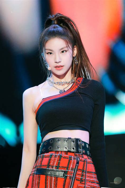 Lu On Twitter Kpop Outfits Outfits Kpop Fashion