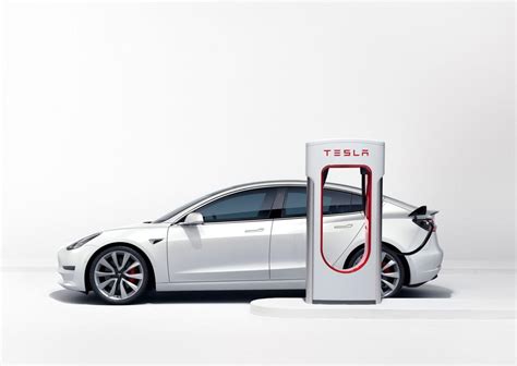 テスラの超急速充電器「スーパーチャージャー」 Anaインターコンチの駐車場に設置 赤坂経済新聞