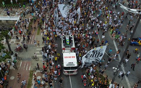 Brazil Bids Farewell To Soccer Star Pele In Funeral Procession Rnz News