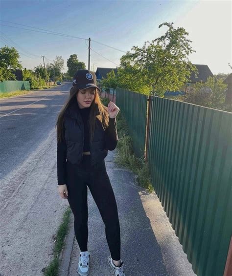 Познакомлюсь с молодым человеком для общения а в дальнейшем для отношений 﫠пишите буду рада