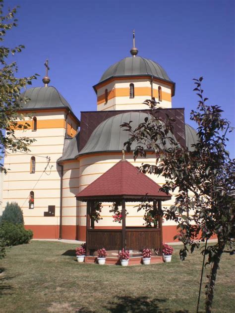 Храм Светог Николаја Мирликијског Мачванска Митровица Macvanska Mitrovica