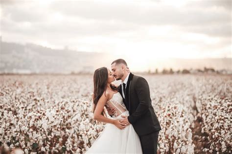 קונדיטוריית פאי נהריה אביב הגיע פסח בא החמץ בחוץ והחנות מלאה