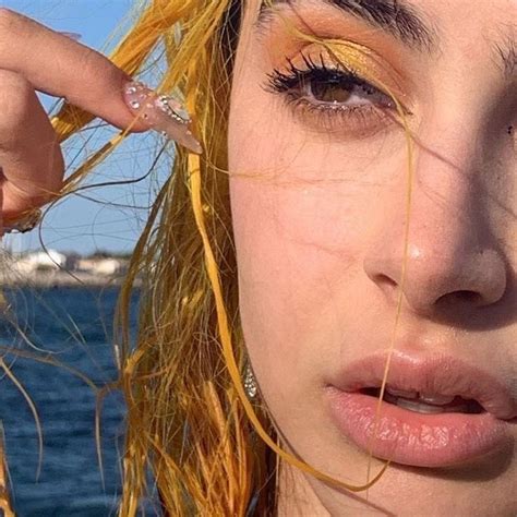 𝒄𝒐𝒔𝒎𝒊𝒄𝒈𝒐𝒕𝒉♡ ⋮ 𝒊𝒈 𝒃𝒓𝒂𝒏𝒅𝒚𝒓𝒕𝒐𝒓𝒓𝒆𝒔 Taste The Rainbow Yellow Aesthetic