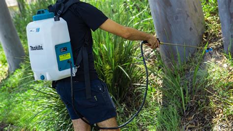NEW Makita 18V Backpack Sprayer DUS158 YouTube