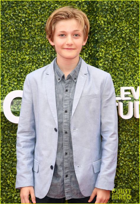 Photo Rob Lowe Son Matthew Join Young Sheldon Cast At Cbs Summer Tca
