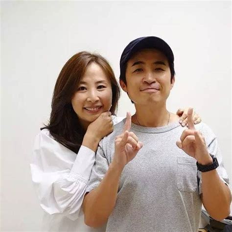 神秘过气歌手一天涨粉12万，全程戴黑色面纱，杨千嬅、梁咏琪上榜素人兰茜长岛