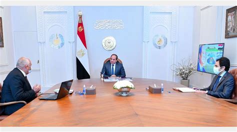الرئيس عبد الفتاح السيسي يجتمع مع محافظ الوادي الجديد