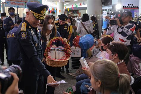 The Standard On Twitter 1 บรรยากาศประชาชนเตรียมเดินทางกลับภูมิลำเนาคึกคักต่อเนื่องมาตั้งแต่