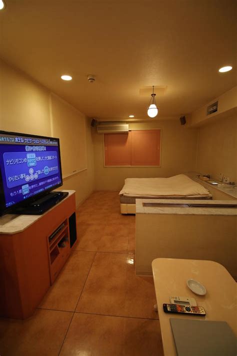 British Couple Claims They Checked Into Tokyo Love Hotel By Mistake