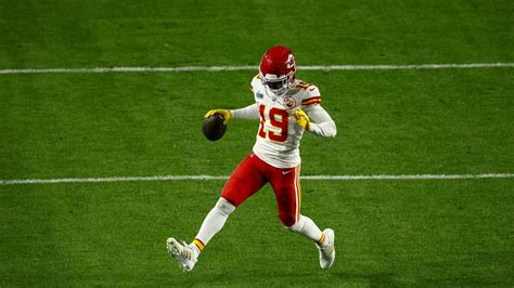 Kadarius Toney Ljarius Sneed Limited In Chiefs Practice Nbc Sports