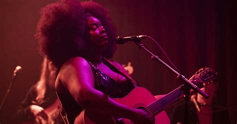 In Minneapolis Debut British Singer Yola Proves Shes Award Worthy
