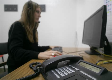 Cómo funciona la línea telefónica de salud mental que brinda asistencia