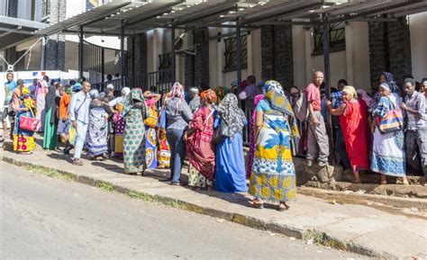 Des manifestants poussent la préfecture de Mayotte à fermer temporairement le service