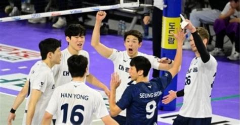 대한항공 삼성화재에 3 1로 신승선두 현대캐피탈 승점 2점 차 추격