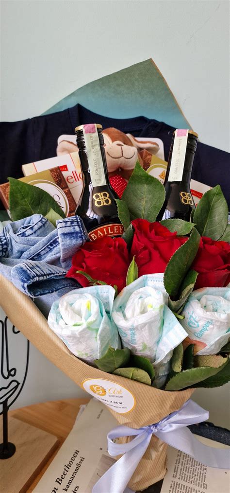 Торта от памперси нестандартен букет от Bouquets By Gerry