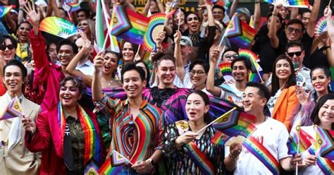 Thai Pm In Waiting Joins Pride Parade And Pledges To Prioritise Same Sex