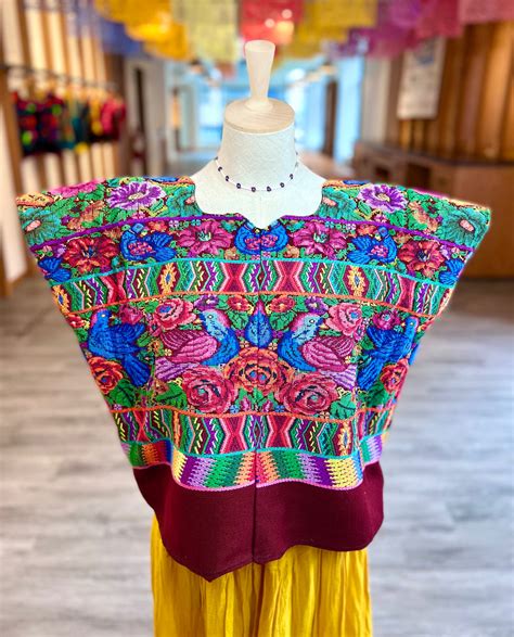 Handmade Guatemalan Huipil — Pájaros Rojos Colores Mexicanos Chicago