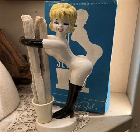 Nudie Fruity Dolly Python