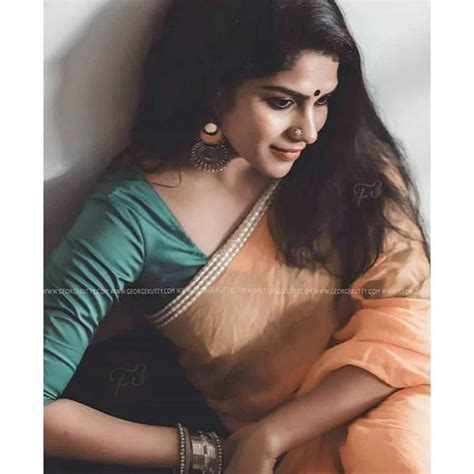 Swasika Beautiful Photos In Saree