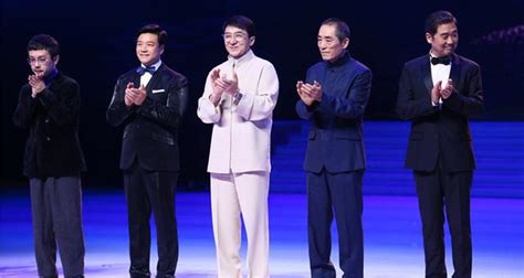 唐季禮成龍出席金雞百花開幕式，動作大片《急先鋒》年初一上映 黃金組合再闖春節檔 每日頭條