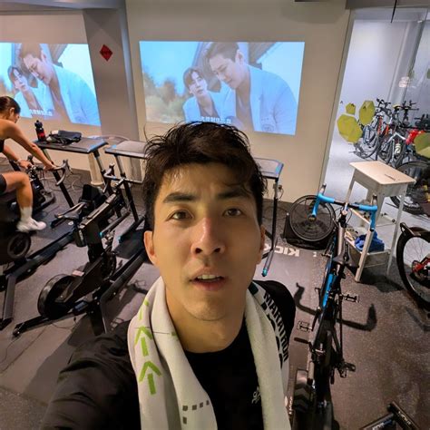 The Dodo Men 嘟嘟人 全世界最高的樹屋超酷的😍 第一次住樹屋 也是我們第一次到寮國！ 住在樹屋裡感覺就直接跟大自然融為一體了 畢竟這一棵樹也是森林的一部分 除了美美的夕陽