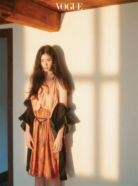 Jung Eun Chae Vogue Magazine April Issue ‘18 Korean Photoshoots