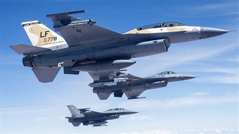 Ministrul ucrainean al apărării speră că avioanele F 16 vor fi folosite
