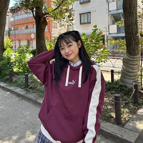 Seventeenさんのインスタグラム写真 Seventeeninstagram「ハーフツインテがかわいすぎる👼 ️ 秋冬号📖制服企画
