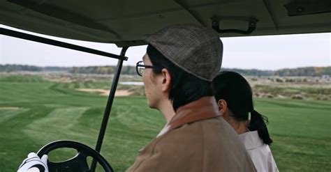 건강한 생활 경치 경치가 좋은 골퍼 골프 골프 가방 골프 치는 골프 카트 골프 코스 골프 클럽 골프 풍경 남자 녹색 놀이 동아시아 뒷모습 들판