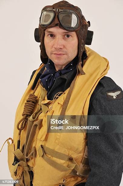 Ww2 Raf 항공기 승무원 Mae 하떠이 생은 재킷 고풍스런에 대한 스톡 사진 및 기타 이미지 고풍스런 복고풍 파일럿