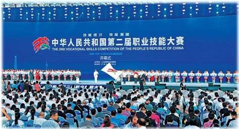 硬核这场技能大赛上徐工选手摘金夺银凤凰网江苏 凤凰网