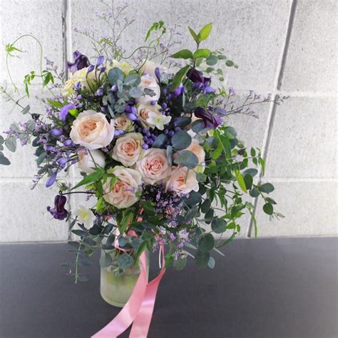紫×ピンク ナチュラルクラッチブーケ 札幌 花屋 花たく Hanataku ウェディング ブーケ ウェディングブーケ ブーケ