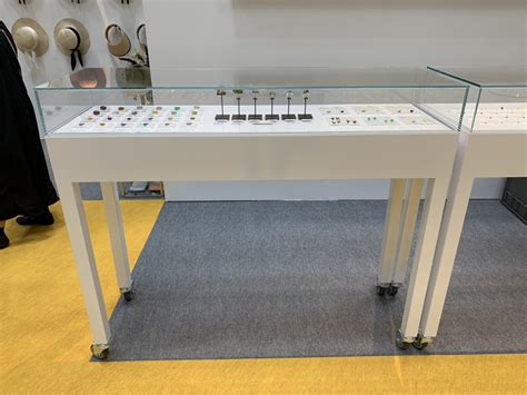ジュエリーショーケース 小高製作所オーダーメイドおしゃれなロッカー