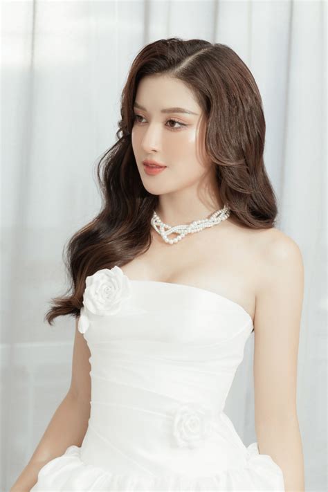 Á Hậu Huyền My Khoe Vẻ Ngọt Ngào Trong Bộ ảnh Mới · Saostyle