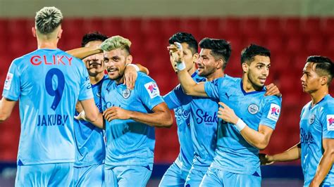 Mumbai City FC Defeated Hyderabad FC In ISL At Gachibowli Stadium