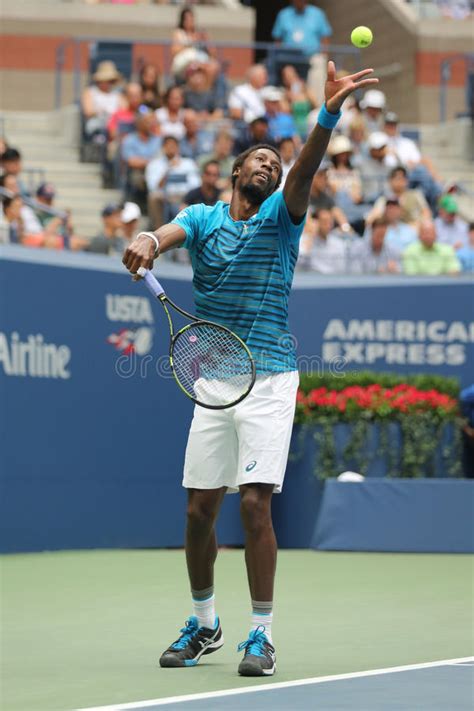 Fachowy Gracz W Tenisa Gael Monfis Francja W Akci Podczas Jego Us Open