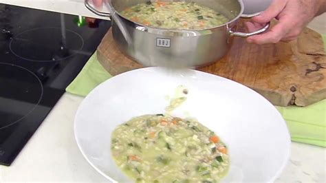 Risotto De Verduras Con Queso Azul Receta De Karlos Arguiñano En Cocina Abierta Hogarmania