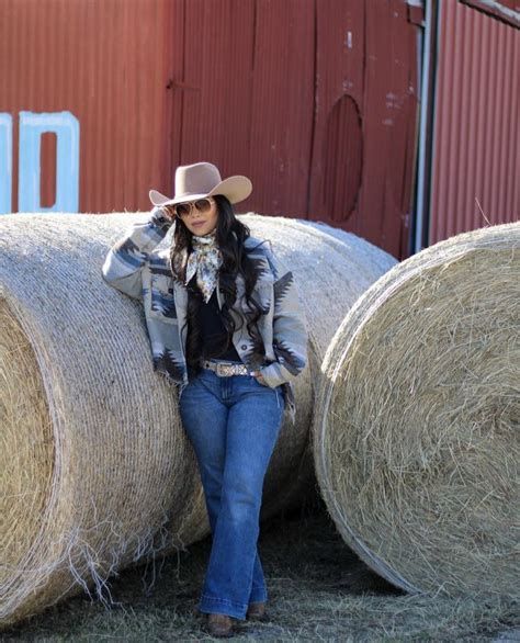 Pin By Claudia Morales On Outfit Western Outfits Women Western Wear Outfits Western Style