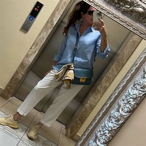 Miu Miu Голубая кожаная сумка через плечо для женщин купить в интернет магазине с доставкой