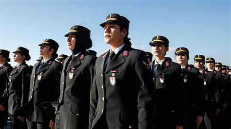 Kadın astsubay nasıl olunur Bayan astsubay başvurusu nasıl yapılır
