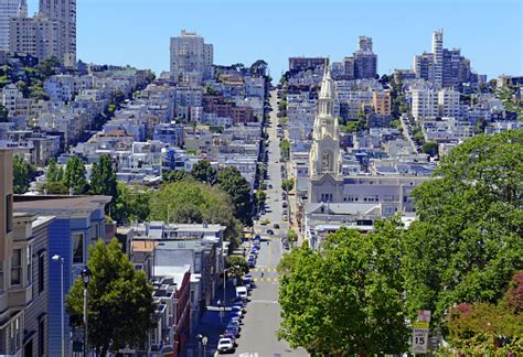 거 대 한 가정 및 샌 프란 시스 코 캘리포니아에서 가파른 각도 거리에 건물 상업부동산에 대한 스톡 사진 및 기타 이미지 상업부동산 샌프란시스코 캘리포니아 캘리포니아