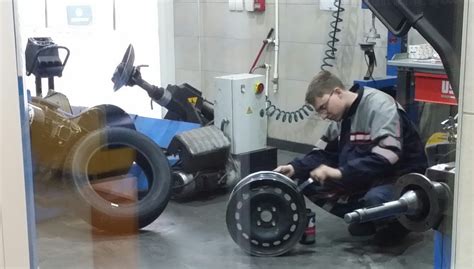 Летняя резина две новые на перед и две прошлого сезона на зад машина готова к жарким