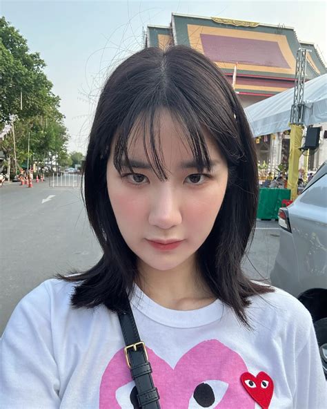 ขาวจั๊วะ ดาราสาวนุ่งบิกินี่สีฟ้า อวดหุ่นสับท้าแดด เห็นแล้วใจละลาย