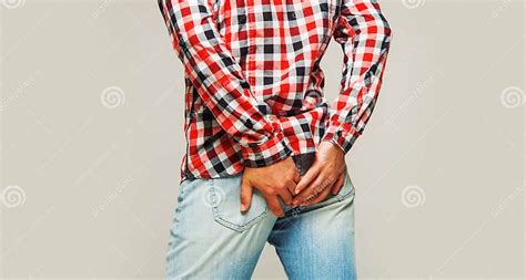 Hombre Con Hemorroides Problemas Anales El Macho Mantiene Sus Manos