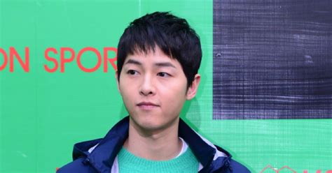 [포토] 송중기 여유로운 쌍엄지 포즈