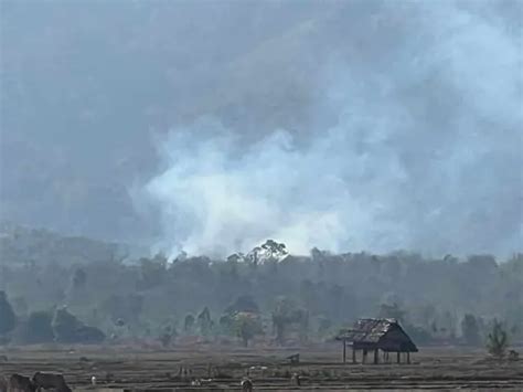 မြဝတီမြို့အနီးက သင်္ကန်းညီနောင်ကို စစ်တပ်လေကြောင်းတိုက်ခိုက် Bbc News